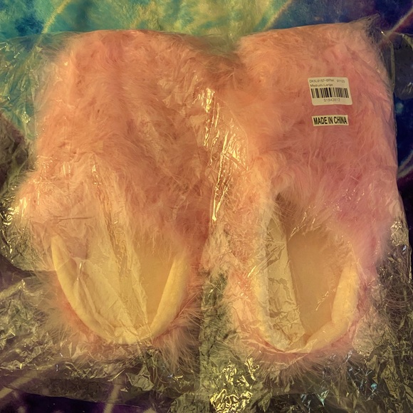 Dolls Kill | Shoes | Dolls Kill Pink Furry Slippers Bnibmlfoam Padding ...